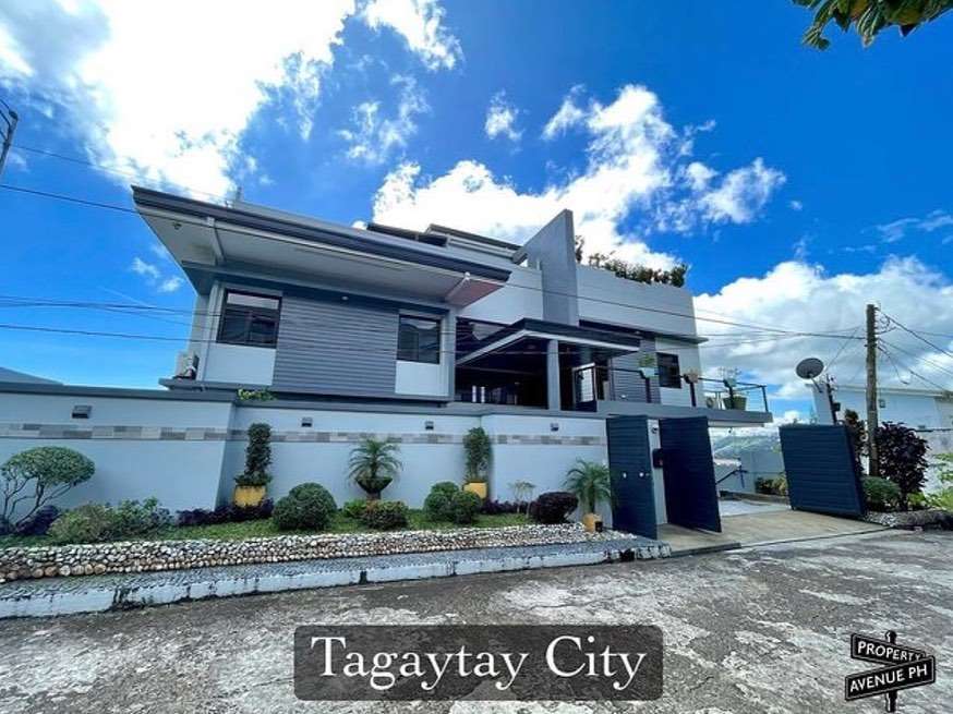 4BR Modern House Overlooking Taal Lake in Tagaytay - MyHanap
